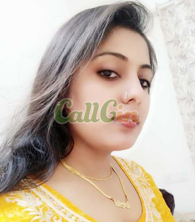 Pooja Sinha, let's enjoy a special and sensual time together | CallGin